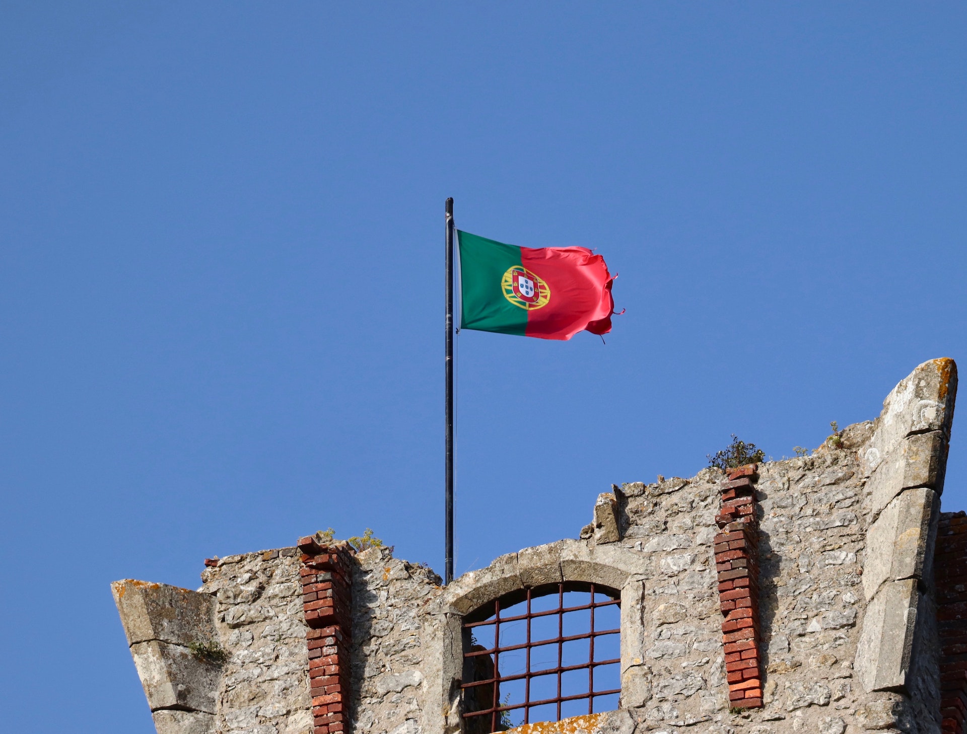 Portugal Flag: Portugal Flag Meaning & Fun Facts | LisbonGo
